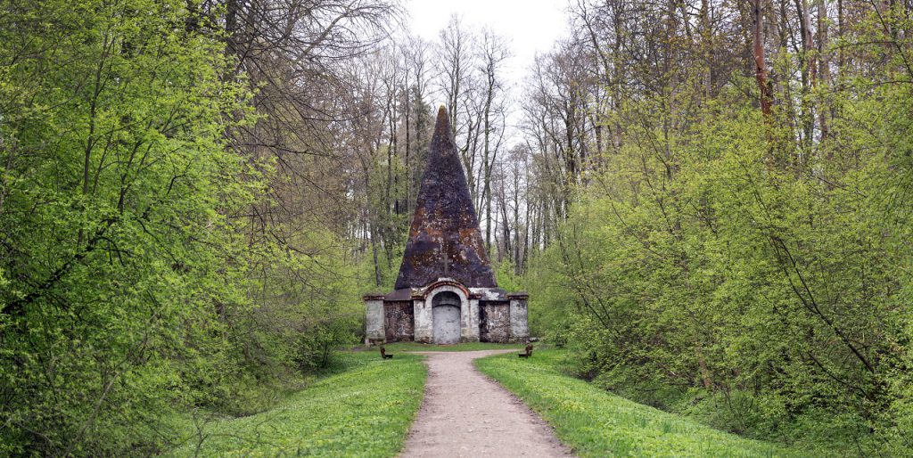 Jakie tajemnice skrywa Piramida w Rapie na Mazurach?