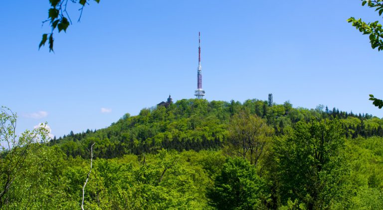 Góra Ślęża – szlaki, atrakcje, ciekawostki, legenda