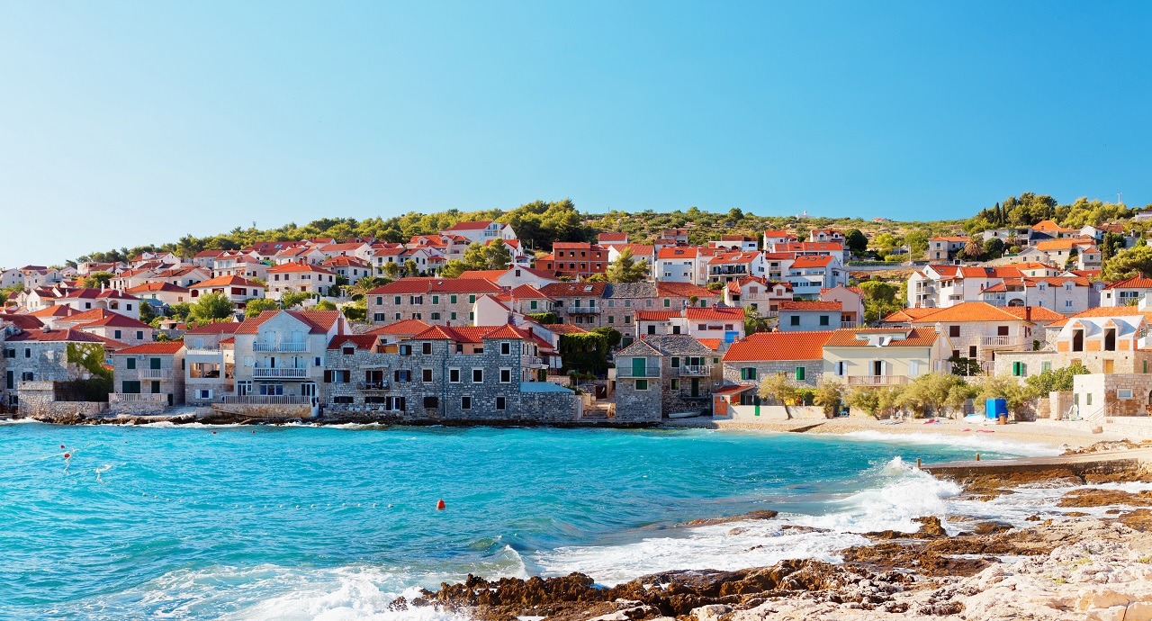 Postira (Chorwacja) – wspaniałe miasteczko portowe na wyspie Brač ...